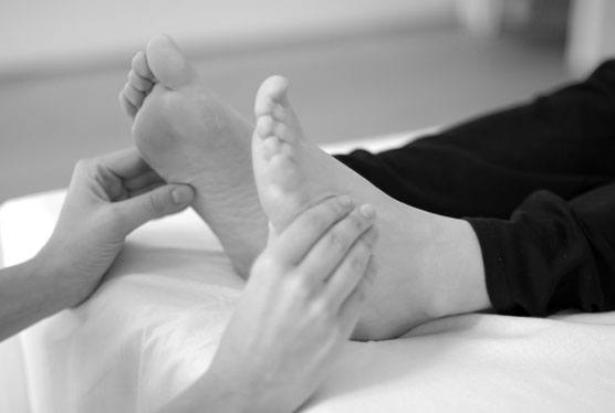 Chakra Feet Balancing - nicht nur bei müden Füssen | Yoga Guide