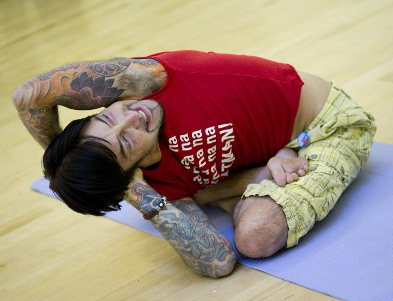 Yogabeats mit David Sye – Falling in love with Yoga | Yoga Guide