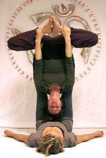 Dieke Bikker | AcroYoga | Yoga Convention Linz 16.-17.7.11 | Yoga Guide