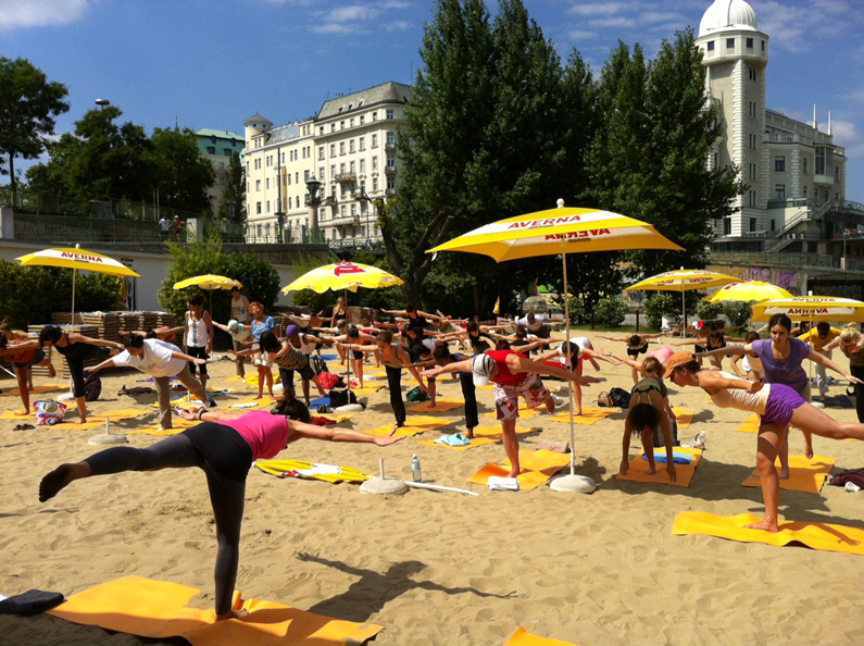 Yoga am Sand | Strandbar Herrmann Wien | Mai-Okt 2018 | Yoga Guide